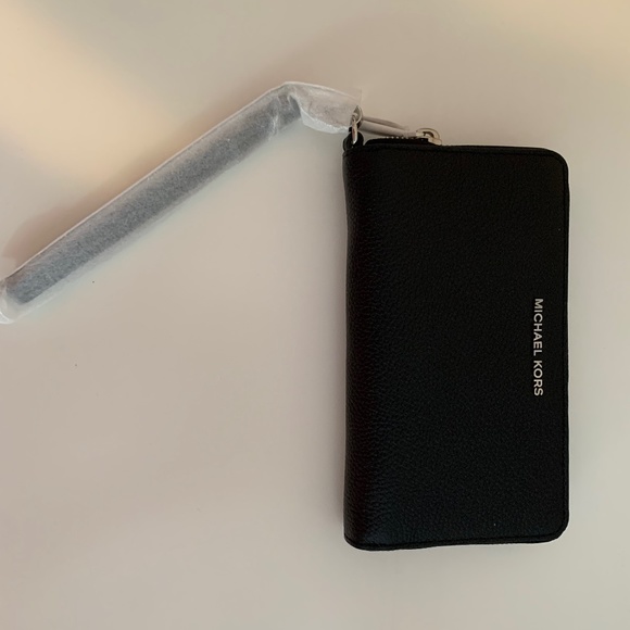 Michael Kors | Bags | Michael Kors Wristlet Wallet In Black | Poshmark